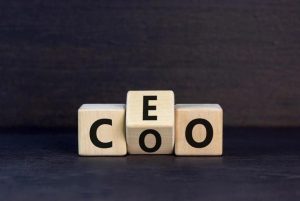 COO vs CEO: diferencias clave y responsabilidades | ESERP Business School